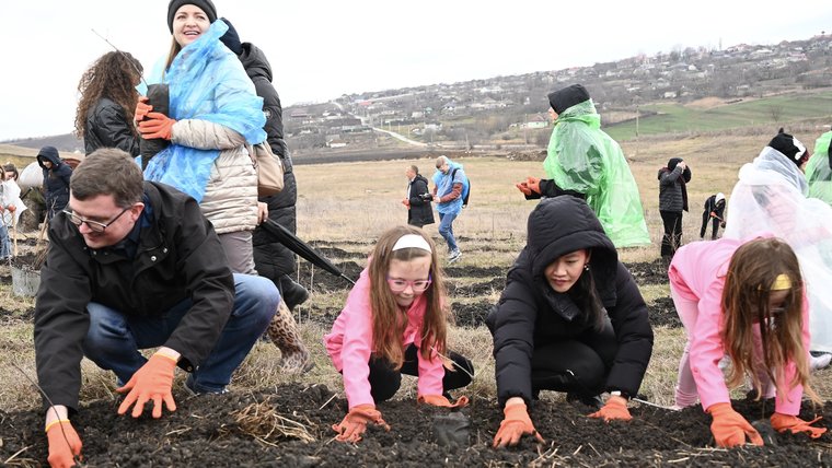 Peace Corps - 30th Anniversary Tree Planting - Behind the Scene